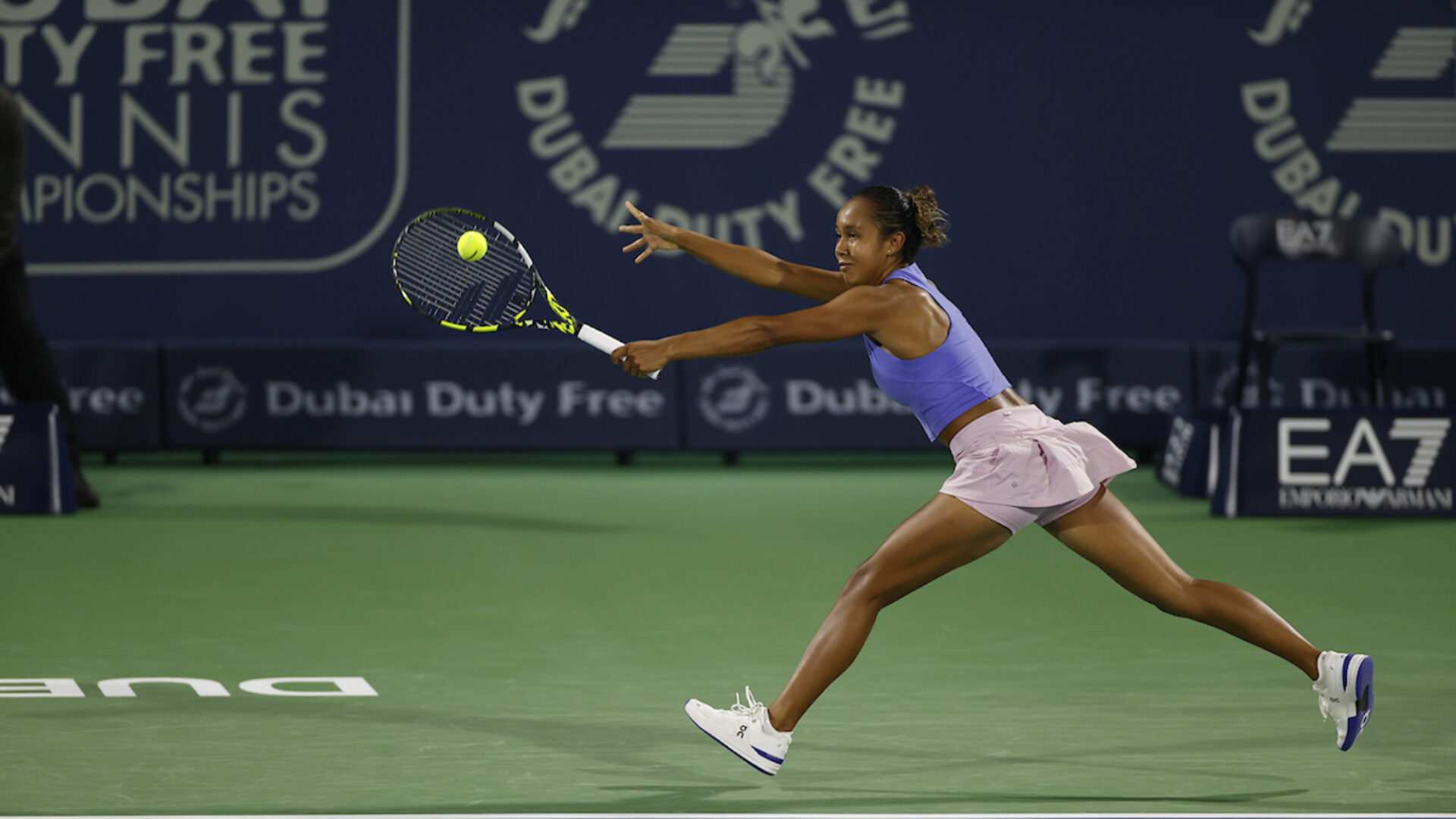 Leylah Fernandez sets up early clash with world No. 1 Iga Swiatek at ...